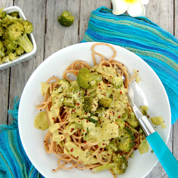 Easy Ways To Eat Healthy + Whole Food Plant Based Avo Alfredo Pasta Recipe