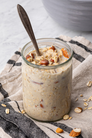 How to Make Dairy-Free Overnight Oats + Six Easy Recipes
